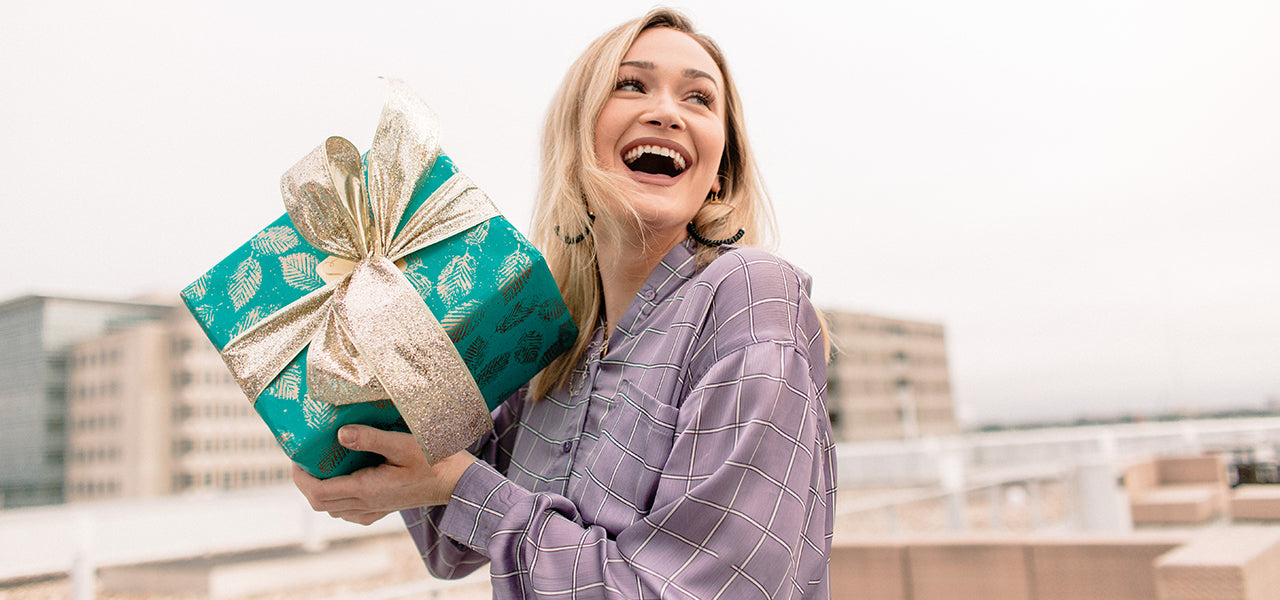 Why Our Seasonal LYLAS Box Makes a Great Holiday Gift – SoSis